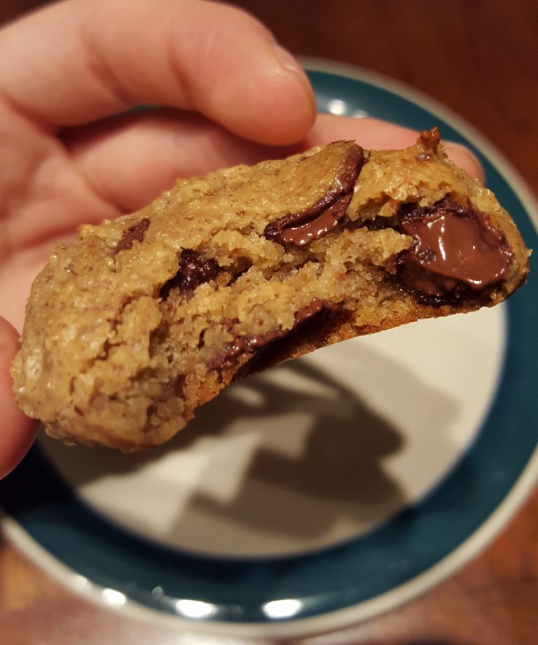 Chickpea Chocolate Chip Cookies – Mindy Fresh